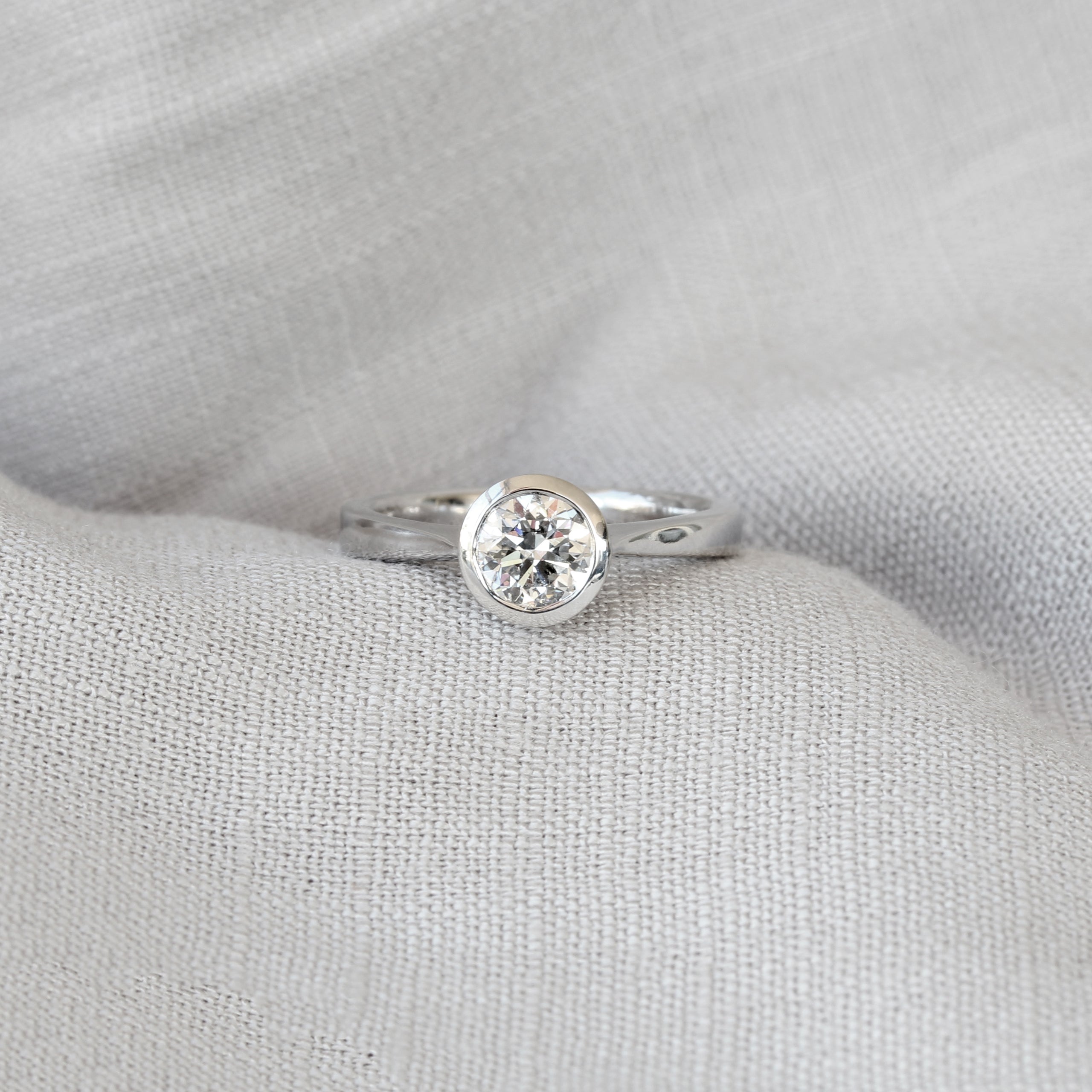 18ct White Gold Diamond Solitaire Ring – Daneel Diamond Manfacturers